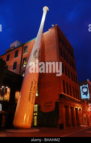 The Louisville Slugger baseball bat factory and museum producing wooden ...