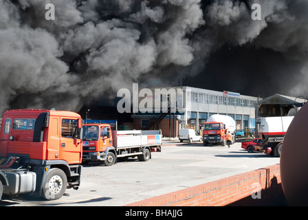 Huge fire next to Calor Gas Depot thick black smoke Stock Photo - Alamy