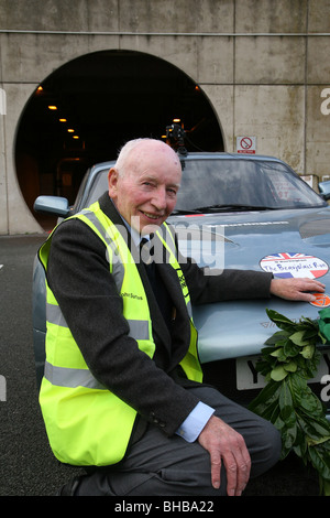 Motor racing legend John Surtees is made a Commander of the Order of ...