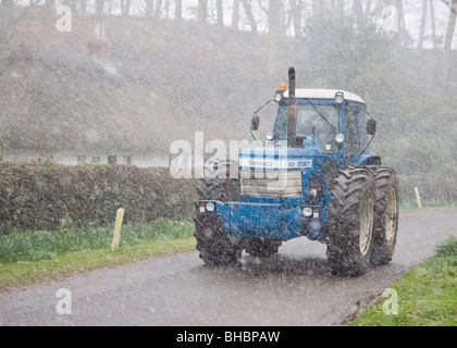 Ford County 1474 Tractor Stock Photo - Alamy