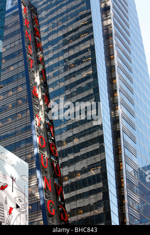 Ernst & Young headquarters at 5 Times Square in Manhattan, New York ...