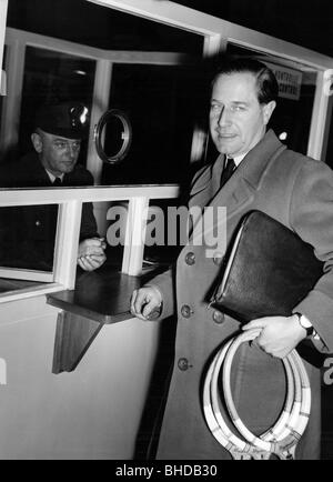 German tennis player Von Cramm, Home and Away, 1937 Stock Photo - Alamy