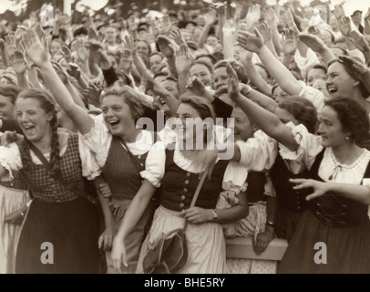BDM girls, 1930s Stock Photo: 94208366 - Alamy