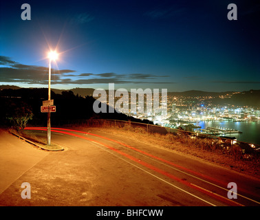 City and harbour view from Mt Victoria Lookout, Wellington, New Zealand ...