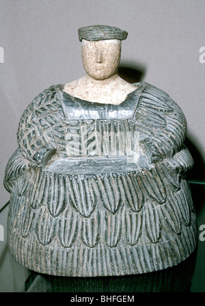 The Princess of Bactria wearing a Kaukenes dress, Bactrian, Late 3rd ...