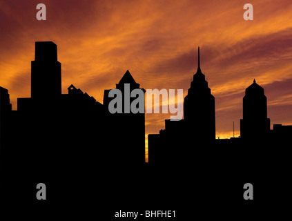 Philadelphia skyline at sunset illustration Stock Photo - Alamy