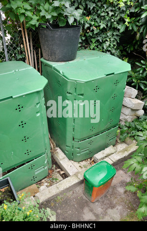 Plastic composter for garden compost bin, waste grass container garden ...