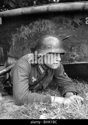 A German soldier of 3rd Company, German Army Combat Training Center ...