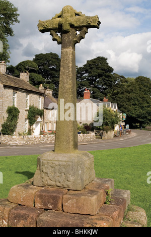 Foolow Derbyshire medieval cross Village cross on the Village Green in ...