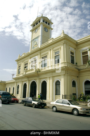 El Salvador. Eastern area. Usulután city. City hall Stock Photo - Alamy