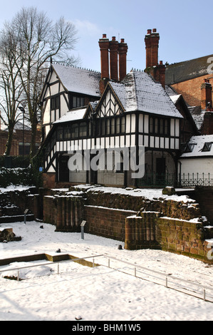 Lychgate Cottages, Priory Row, with snow, Coventry, England, UK Stock ...