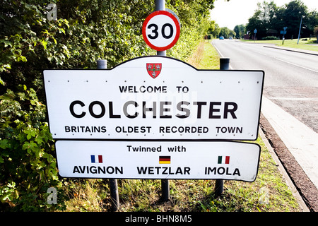 Road sign with speed limit and welcome message in Scottish - Ceud Mile ...