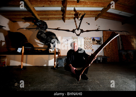 Barry Gibbs is building a lifesize model of a Tyrannosauras Rex at his ...