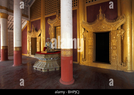 Myanmar, Burma, Mandalay, Palace interior, King Mindon statue Stock ...