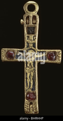 Pendant with Jesus christ crucified. Crucifix Stock Photo - Alamy