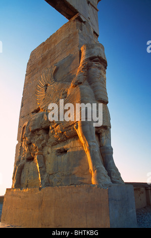 Relief sculpture at Xerxes' Gateway at Apadana Palace, Persepolis, Iran ...