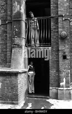 Victorian slum building, slums 1970s UK. Tower Hamlets Whitechapel east ...