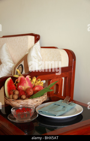 Fruit basket in a 5 star hotel Stock Photo: 103329870 - Alamy