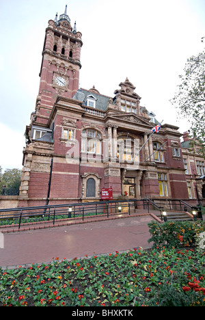 newham town hall council public office east london Stock Photo - Alamy