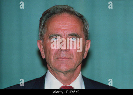 MILAN PANIC PRIME MINISTER OF YUGOSLAVIA 31 July 1992 Stock Photo - Alamy