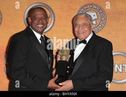 Forest Whitaker and James Earl Jones posing in the press room of the ...