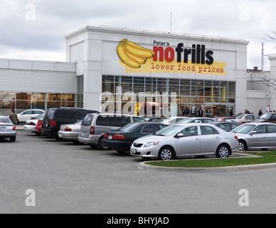 No Frills, Supermarket, Grocery Store, Ontario, Canada Stock Photo - Alamy
