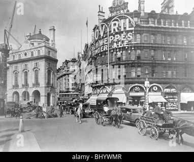 London Piccadilly Circus early 1900s Stock Photo - Alamy