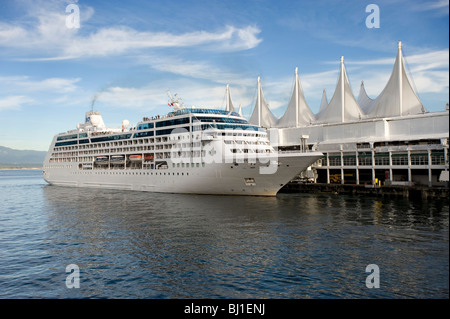 Cruise ship Island Princess, docked at Vancouver Cruise Terminal at ...