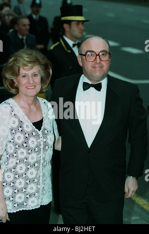 Labour Leader John Smith with his wife Elizabeth and daughters Jane ...
