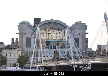 General view of Charing Cross Station concourse. C 1993 Stock Photo - Alamy