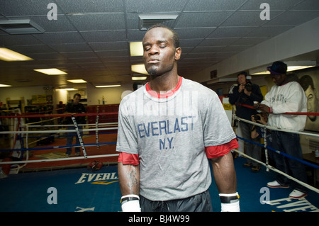 Professional welterweight boxer Joshua Clottey works out at Kingsway ...