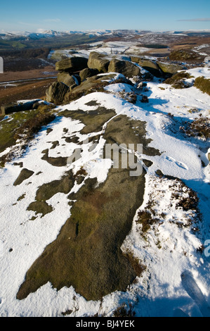 Winter snow on Stanage Edge, Peak District National Park, Derbyshire ...