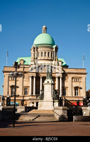 Queen Victoria statue Hull City Centre Yorkshire UK England Queen ...