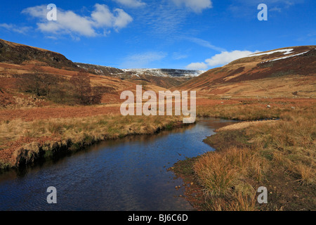 Crowden Brook and distant Laddow Rocks and the Pennine Way, Peak ...