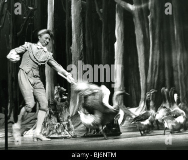 TOMMY STEELE as Buttons in the Cinderella pantomime at the Coliseum ...