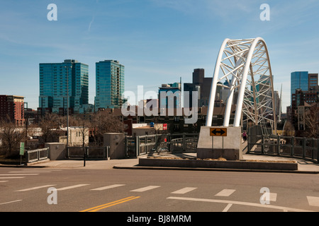 Highland Bridge pedestrian cross-way over Interstate 25 with Denver ...