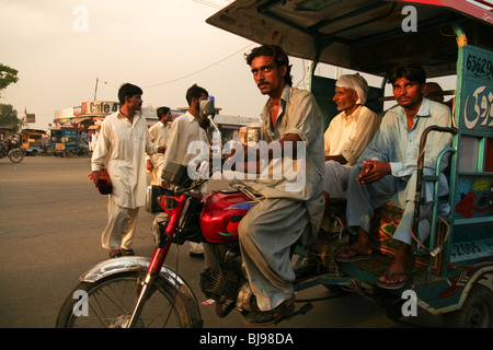 taxi driver lahore pakistan Stock Photo - Alamy