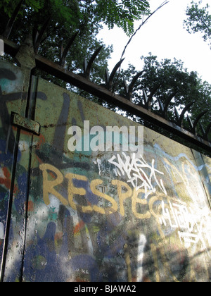respect word graffiti on wall Stock Photo - Alamy