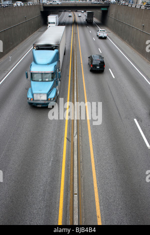 Street traffic in St Louis - SAINT LOUIS. USA - JUNE 19, 2019 Stock ...