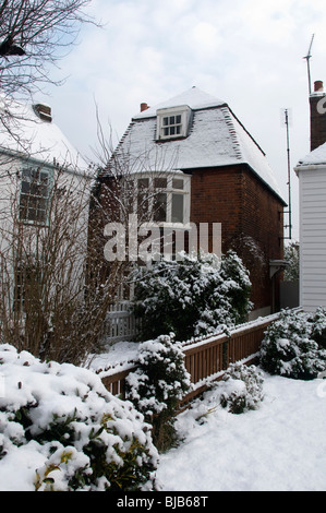 harbour street snow whitstable kent england uk Stock Photo - Alamy