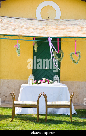 Elegant outdoor wedding reception with decorated tables Stock Photo - Alamy