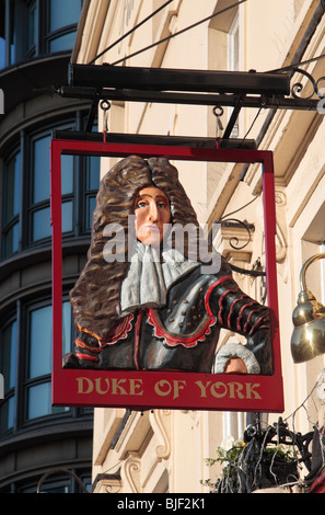 Duke of York pub at Victoria Street in London, UK Stock Photo - Alamy