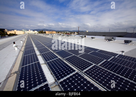 82 Kilowatt Solar Array on roof of Big Blue Bus Terminal, installation ...
