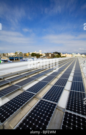 82 Kilowatt Solar Array on roof of Big Blue Bus Terminal, installation ...