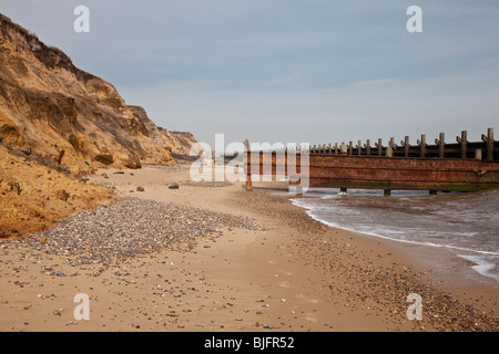 Coastal erosion at Corton on the Norfolk coast, England Stock Photo - Alamy