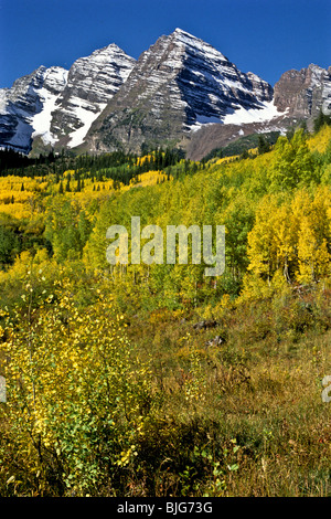 Fall colors highlight Maroon Bells Aspen Colorado USA Stock Photo - Alamy