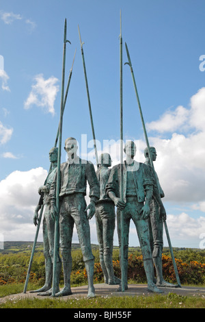 'The Pikemen', or "Fauscailt",a sculpture by Eamonn O'Doherty on the ...