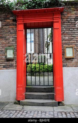 The Gate House and entrance to Nottingham Castle, Nottingham, England ...
