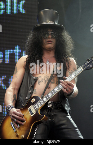 Slash of Velvet Revolver performing live on stage at the Ambassador ...