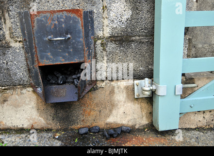 Coal bunker, small domestic coal bunker Stock Photo - Alamy